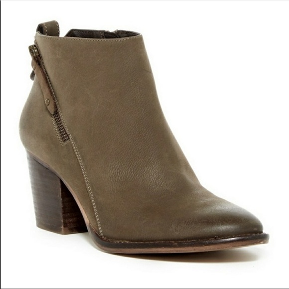 Blondo | Shoes | Blondo Nivasa Waterproof Leather Ankle Boots Taupe ...